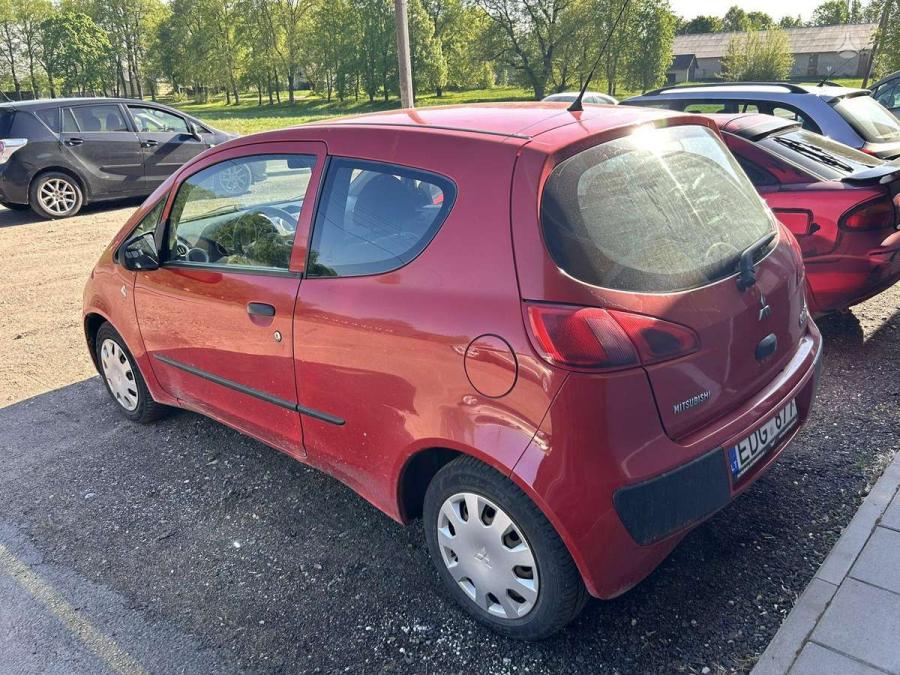 Sarkans Mitsubishi Colt 2008 Viļņa, ar dzinēja tilpumu 1.12 L un nobraukumu 172 tūkst. km par 350 €, foto 4 vietnē AUTOMOTO.COM.LV