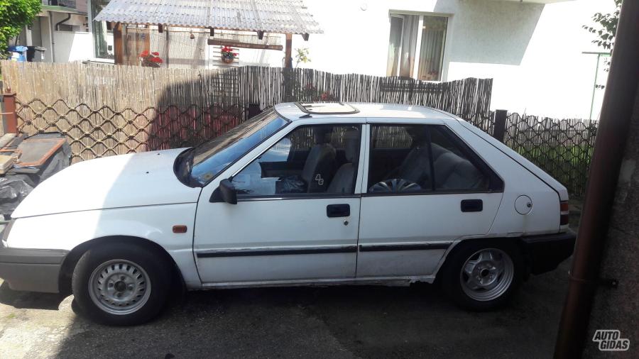 White Mitsubishi Colt 1987 in Klaipeda, with an engine capacity of 1.80 L and mileage of 300 thousand km for 500 €, photo 1 on AUTOMOTO.COM.LV
