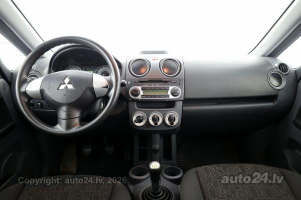 Balts Mitsubishi Colt 2010 Tallina, ar dzinēja tilpumu 1.30 L un nobraukumu 193 tūkst. km par 1499 €, foto 5 vietnē AUTOMOTO.COM.LV