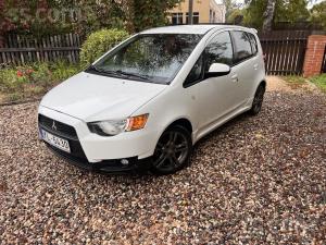White Mitsubishi Colt 2010 in Riga, with an engine capacity of 1.30 L and mileage of 201 thousand km for 2750 €, photo  on AUTOMOTO.COM.LV