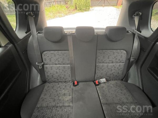 Balts Mitsubishi Colt 2010 Rīga, ar dzinēja tilpumu 1.30 L un nobraukumu 201 tūkst. km par 2750 €, foto 8 vietnē AUTOMOTO.COM.LV