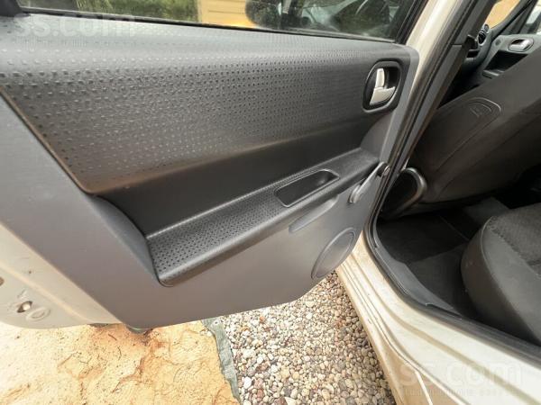 Balts Mitsubishi Colt 2010 Rīga, ar dzinēja tilpumu 1.30 L un nobraukumu 201 tūkst. km par 2750 €, foto 11 vietnē AUTOMOTO.COM.LV