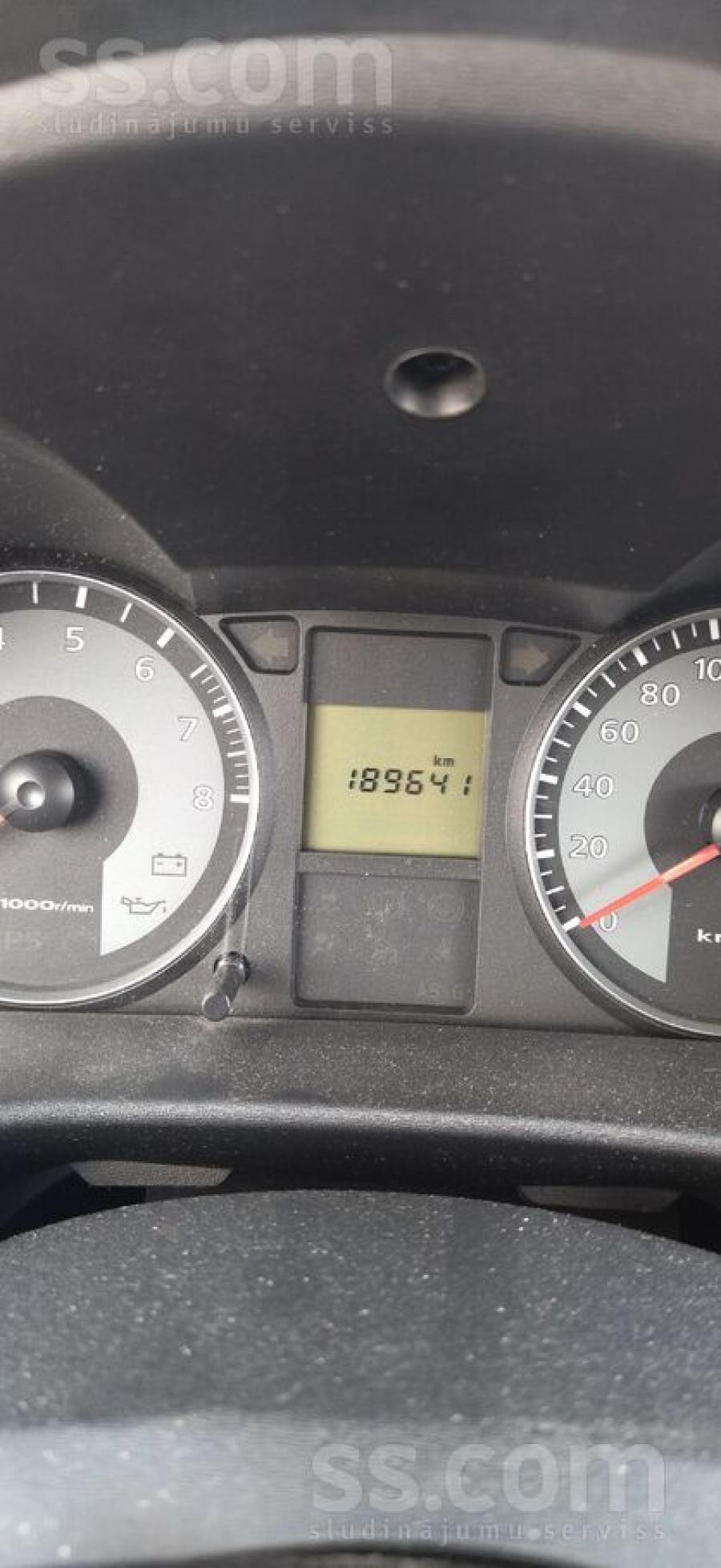 Balts Mitsubishi Colt 2012 Rīga, ar dzinēja tilpumu 1.10 L un nobraukumu 190 tūkst. km par 2000 €, foto 6 vietnē AUTOMOTO.COM.LV