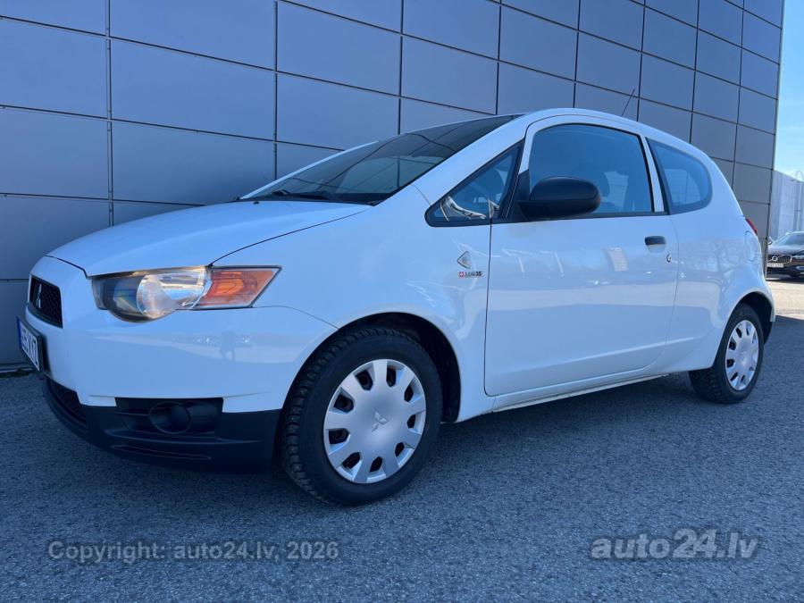 White Mitsubishi Colt 2012 in Kuressaare, with an engine capacity of 1.10 L and mileage of 165 thousand km for 2850 €, photo 1 on AUTOMOTO.COM.LV