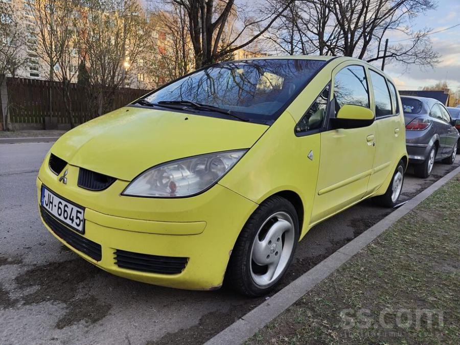 Yellow Mitsubishi Colt 2006 in Riga, with an engine capacity of 1.10 L and mileage of 0 thousand km for 350 €, photo 1 on AUTOMOTO.COM.LV