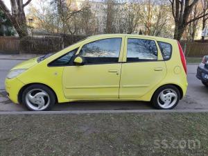 Yellow Mitsubishi Colt 2006 in Riga, with an engine capacity of 1.10 L and mileage of 0 thousand km for 350 €, photo 3 on AUTOMOTO.COM.LV