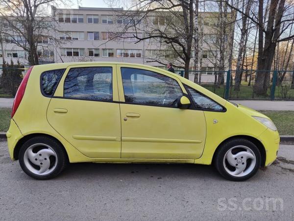 Желтый Мицубиси Кольт 2006 в Рига, объемом двигателя 1.10 л и пробегом 0 тыс. км за 350 €, фото 4 на AUTOMOTO.COM.LV