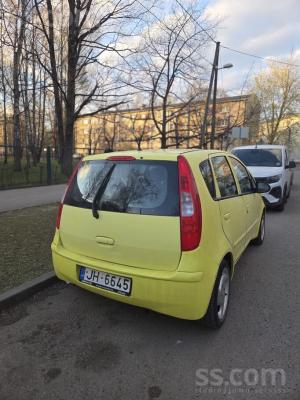 Yellow Mitsubishi Colt 2006 in Riga, with an engine capacity of 1.10 L and mileage of 0 thousand km for 350 €, photo 9 on AUTOMOTO.COM.LV