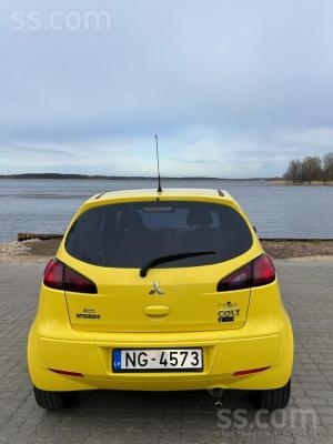 Yellow Mitsubishi Colt 2008 in Riga, with an engine capacity of 1.30 L and mileage of 221 thousand km for 2490 €, photo 4 on AUTOMOTO.COM.LV