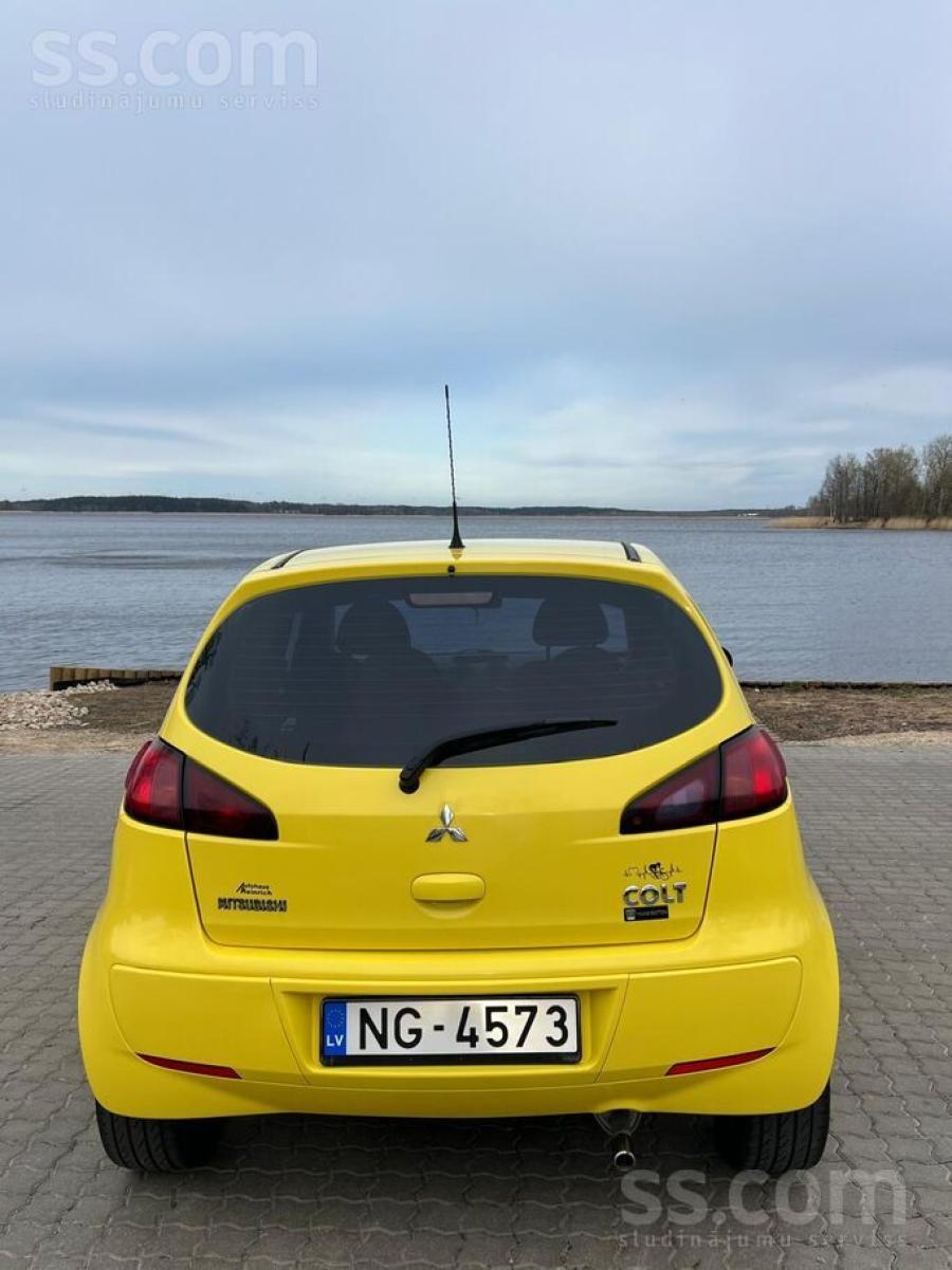 Yellow Mitsubishi Colt 2008 in Riga, with an engine capacity of 1.30 L and mileage of 221 thousand km for 2490 €, photo 4 on AUTOMOTO.COM.LV