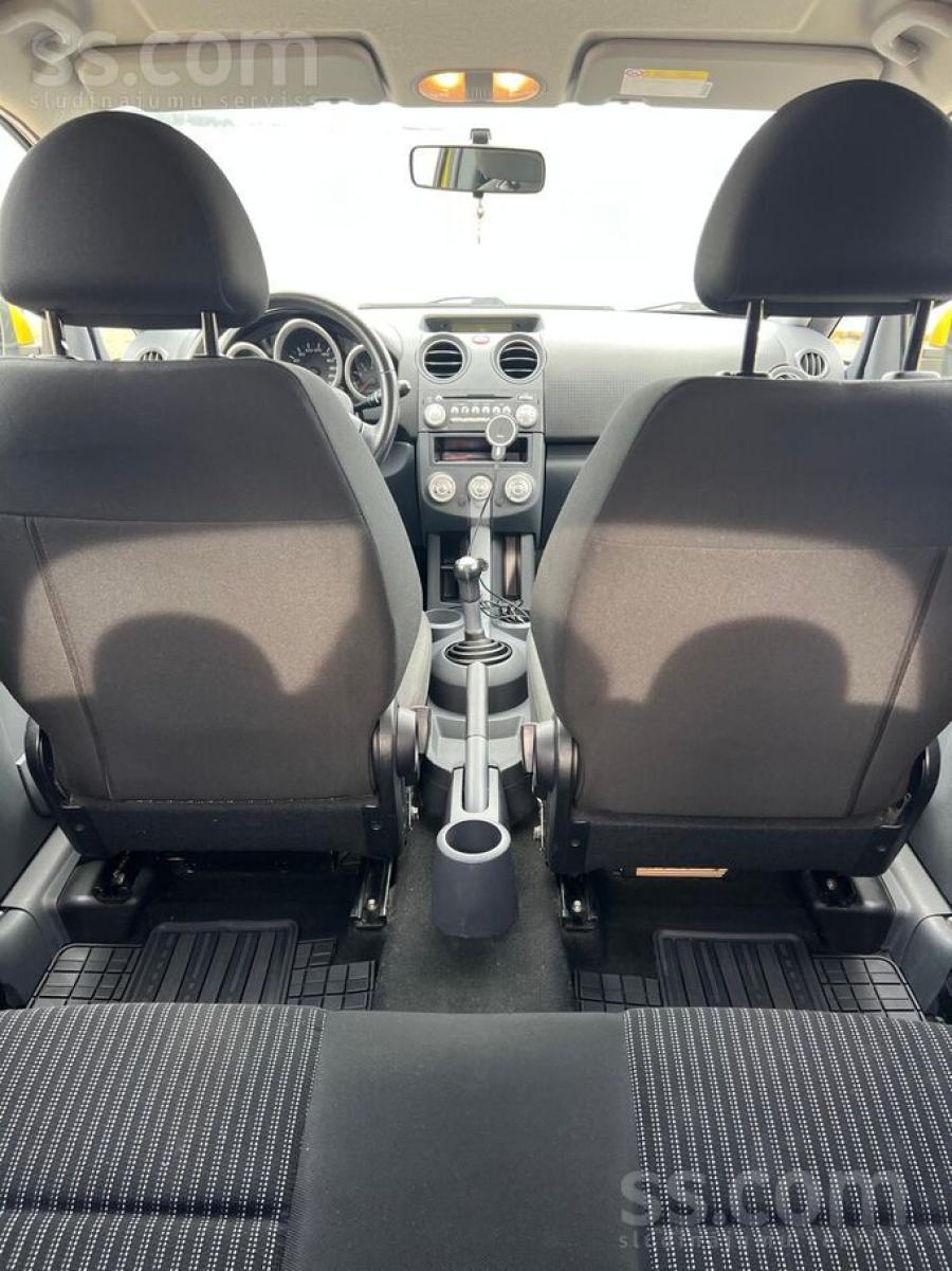 Yellow Mitsubishi Colt 2008 in Riga, with an engine capacity of 1.30 L and mileage of 221 thousand km for 2490 €, photo 6 on AUTOMOTO.COM.LV