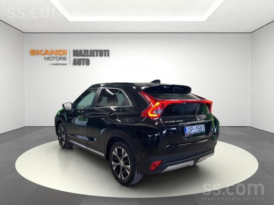 Black Mitsubishi Eclipse 2020 in Riga, with an engine capacity of 1.50 L and mileage of 44 thousand km for 17490 €, photo 5 on AUTOMOTO.COM.LV