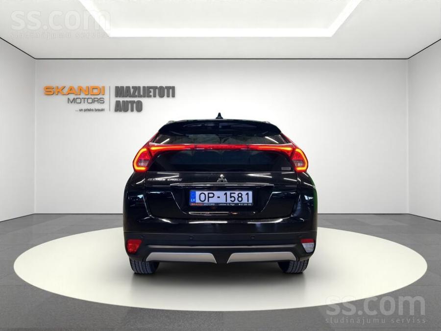 Black Mitsubishi Eclipse 2020 in Riga, with an engine capacity of 1.50 L and mileage of 44 thousand km for 17490 €, photo 6 on AUTOMOTO.COM.LV