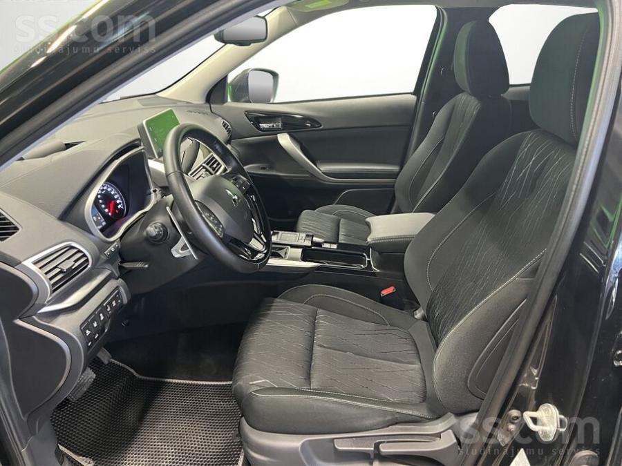 Black Mitsubishi Eclipse 2020 in Riga, with an engine capacity of 1.50 L and mileage of 44 thousand km for 17490 €, photo 10 on AUTOMOTO.COM.LV
