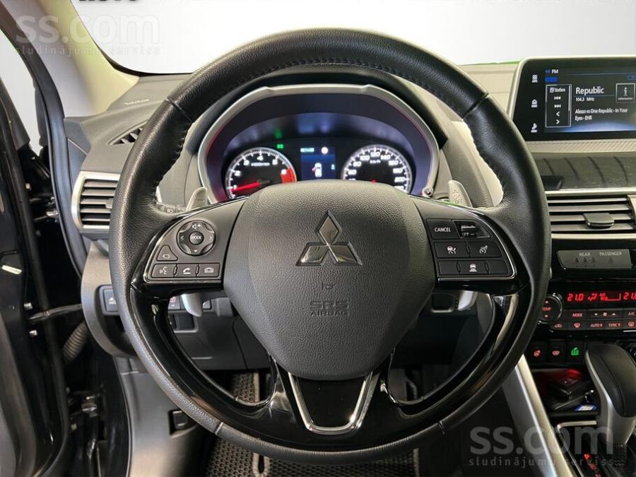 Black Mitsubishi Eclipse 2020 in Riga, with an engine capacity of 1.50 L and mileage of 44 thousand km for 17490 €, photo 11 on AUTOMOTO.COM.LV