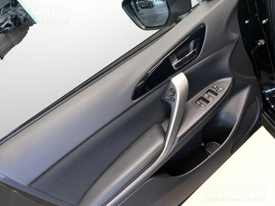 Black Mitsubishi Eclipse 2020 in Riga, with an engine capacity of 1.50 L and mileage of 44 thousand km for 17490 €, photo 13 on AUTOMOTO.COM.LV