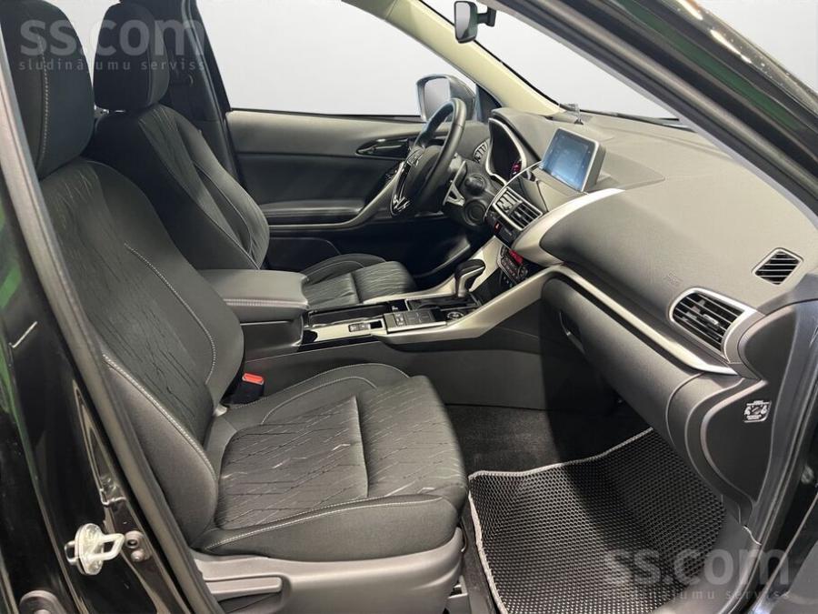 Black Mitsubishi Eclipse 2020 in Riga, with an engine capacity of 1.50 L and mileage of 44 thousand km for 17490 €, photo 17 on AUTOMOTO.COM.LV