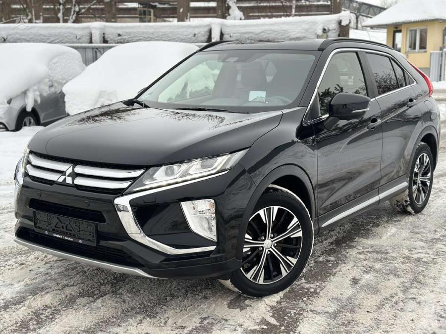 Black Mitsubishi Eclipse Cross 2018 in Telschi, with an engine capacity of 1.50 L and mileage of 138 thousand km for 17800 €, photo 2 on AUTOMOTO.COM.LV
