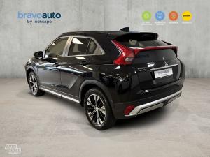 Black Mitsubishi Eclipse Cross 2018 in Vilnius, with an engine capacity of 1.50 L and mileage of 88 thousand km for 17000 €, photo 4 on AUTOMOTO.COM.LV