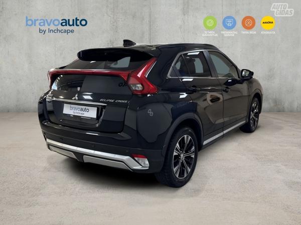 Melns Mitsubishi Eclipse Cross 2018 Viļņa, ar dzinēja tilpumu 1.50 L un nobraukumu 88 tūkst. km par 17000 €, foto 5 vietnē AUTOMOTO.COM.LV