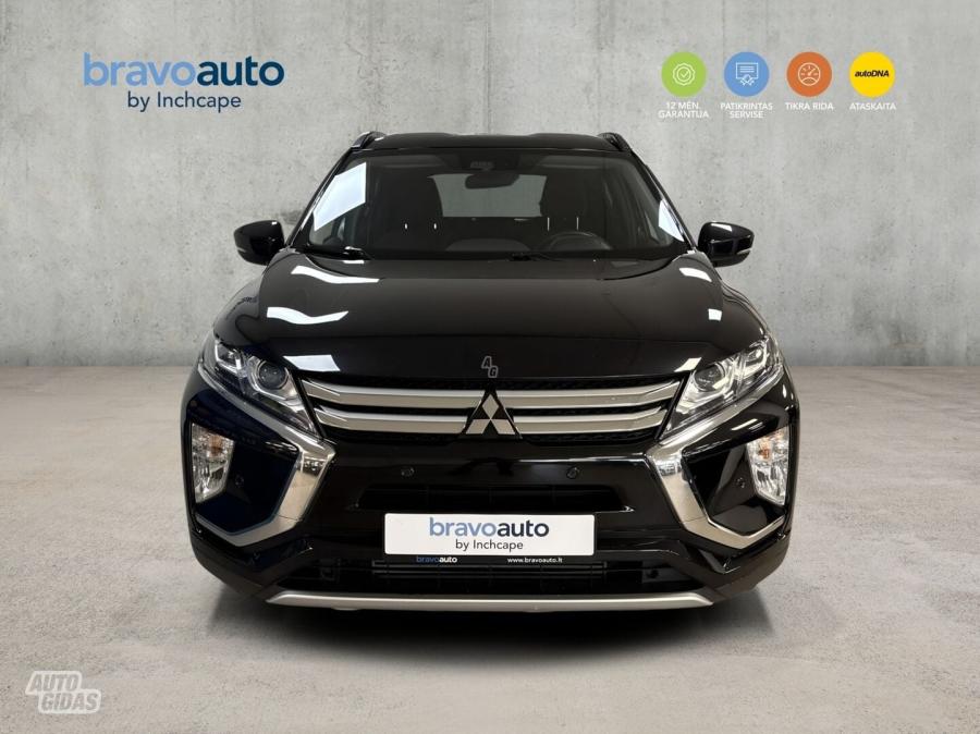 Black Mitsubishi Eclipse Cross 2018 in Vilnius, with an engine capacity of 1.50 L and mileage of 88 thousand km for 17000 €, photo 8 on AUTOMOTO.COM.LV
