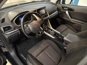 Black Mitsubishi Eclipse Cross 2018 in Vilnius, with an engine capacity of 1.50 L and mileage of 88 thousand km for 17000 €, photo 9 on AUTOMOTO.COM.LV