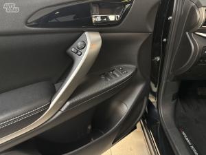 Black Mitsubishi Eclipse Cross 2018 in Vilnius, with an engine capacity of 1.50 L and mileage of 88 thousand km for 17000 €, photo 10 on AUTOMOTO.COM.LV