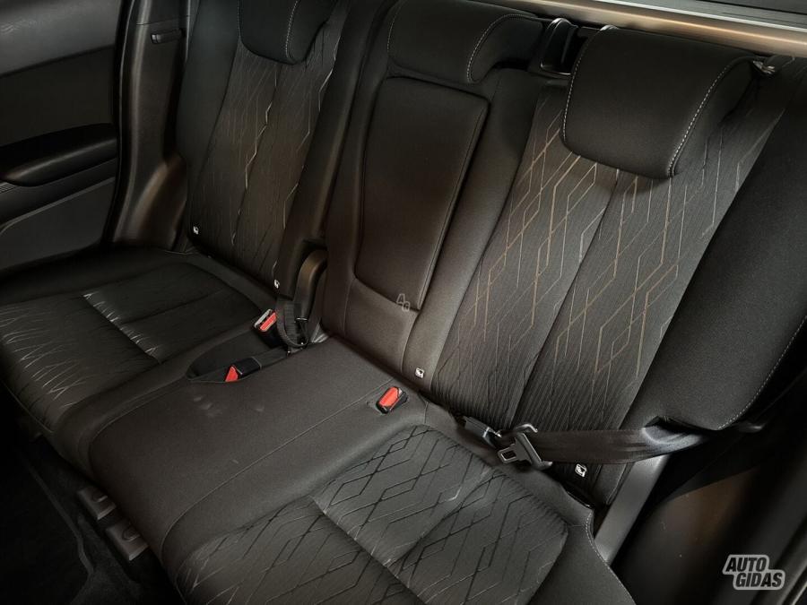 Black Mitsubishi Eclipse Cross 2018 in Vilnius, with an engine capacity of 1.50 L and mileage of 88 thousand km for 17000 €, photo 16 on AUTOMOTO.COM.LV