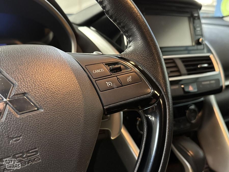 Black Mitsubishi Eclipse Cross 2018 in Vilnius, with an engine capacity of 1.50 L and mileage of 88 thousand km for 17000 €, photo 18 on AUTOMOTO.COM.LV