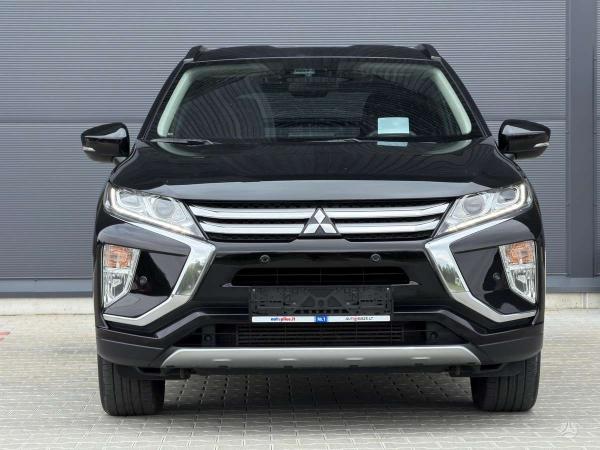 Black Mitsubishi Eclipse Cross 2018 in Siauliai, with an engine capacity of 1.50 L and mileage of 151 thousand km for 12290 €, photo 2 on AUTOMOTO.COM.LV