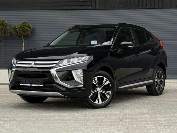 Black Mitsubishi Eclipse Cross 2018 in Siauliai, with an engine capacity of 1.50 L and mileage of 151 thousand km for 12290 €, photo 3 on AUTOMOTO.COM.LV