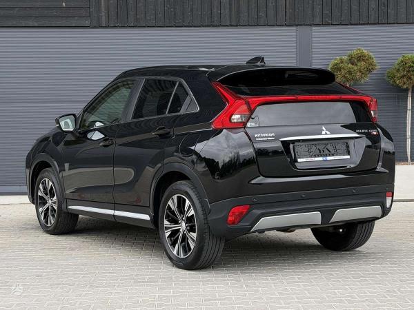 Black Mitsubishi Eclipse Cross 2018 in Siauliai, with an engine capacity of 1.50 L and mileage of 151 thousand km for 12290 €, photo 5 on AUTOMOTO.COM.LV