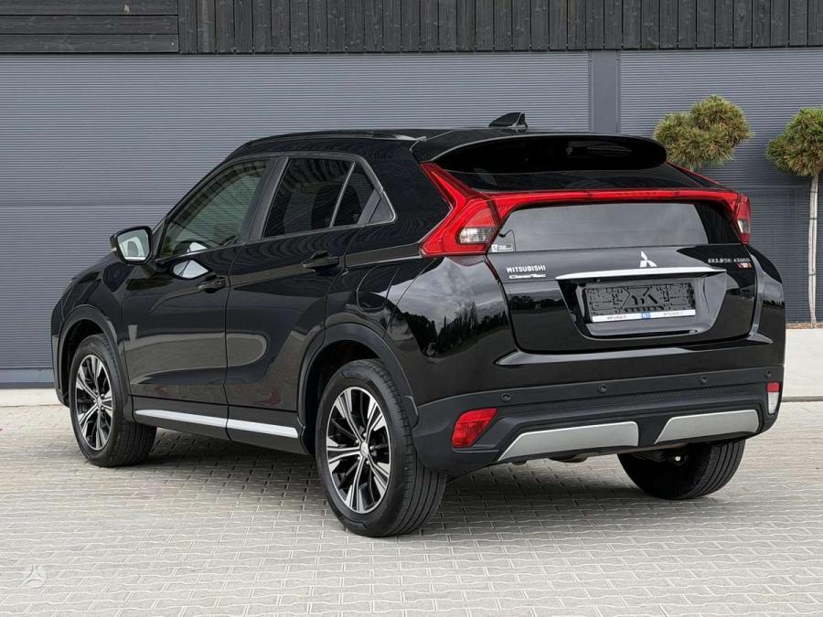 Black Mitsubishi Eclipse Cross 2018 in Siauliai, with an engine capacity of 1.50 L and mileage of 151 thousand km for 12290 €, photo 6 on AUTOMOTO.COM.LV