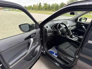 Black Mitsubishi Eclipse Cross 2018 in Siauliai, with an engine capacity of 1.50 L and mileage of 151 thousand km for 12290 €, photo 12 on AUTOMOTO.COM.LV