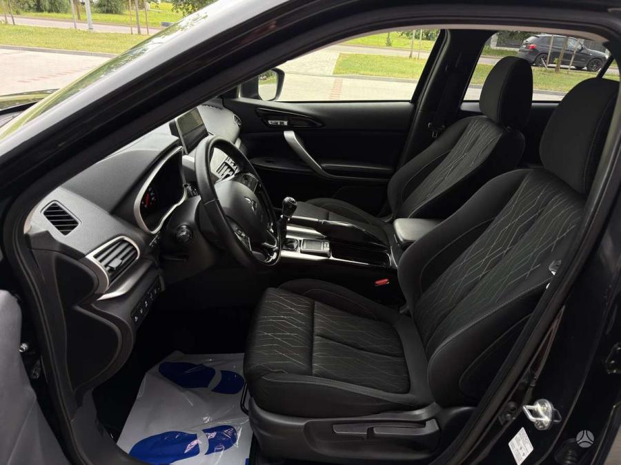 Black Mitsubishi Eclipse Cross 2018 in Siauliai, with an engine capacity of 1.50 L and mileage of 151 thousand km for 12290 €, photo 13 on AUTOMOTO.COM.LV