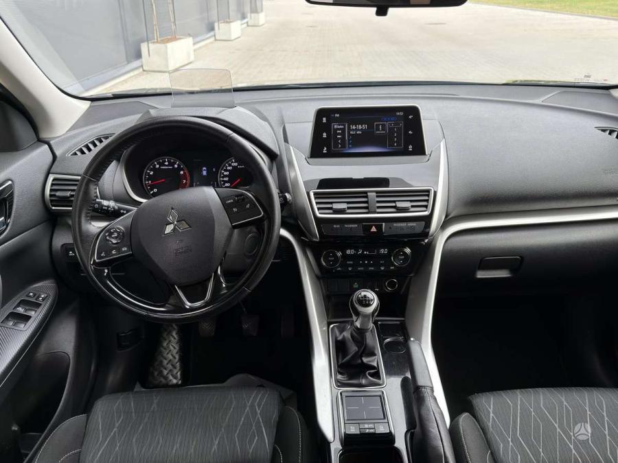 Black Mitsubishi Eclipse Cross 2018 in Siauliai, with an engine capacity of 1.50 L and mileage of 151 thousand km for 12290 €, photo 20 on AUTOMOTO.COM.LV