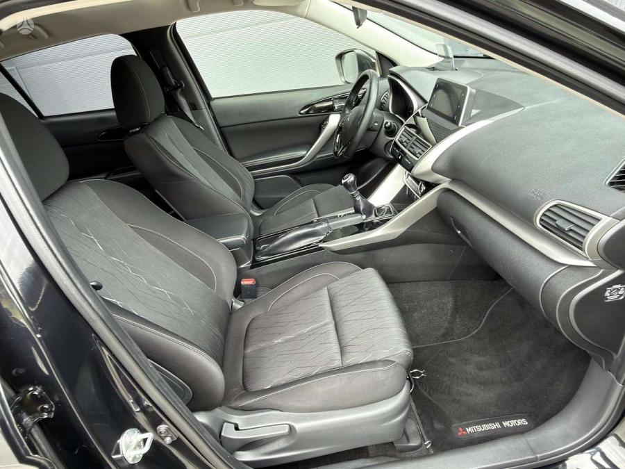 Black Mitsubishi Eclipse Cross 2018 in Siauliai, with an engine capacity of 1.50 L and mileage of 151 thousand km for 12290 €, photo 22 on AUTOMOTO.COM.LV