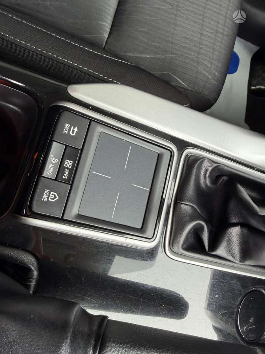 Black Mitsubishi Eclipse Cross 2018 in Siauliai, with an engine capacity of 1.50 L and mileage of 151 thousand km for 12290 €, photo 24 on AUTOMOTO.COM.LV