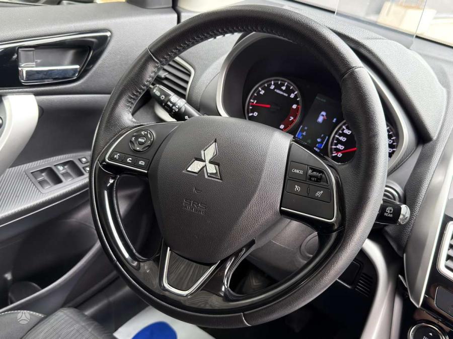 Black Mitsubishi Eclipse Cross 2018 in Siauliai, with an engine capacity of 1.50 L and mileage of 151 thousand km for 12290 €, photo 27 on AUTOMOTO.COM.LV