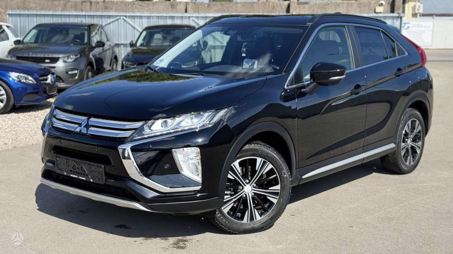 Melns Mitsubishi Eclipse Cross 2018 Telšiai, ar dzinēja tilpumu 1.50 L un nobraukumu 138 tūkst. km par 14900 €, foto 3 vietnē AUTOMOTO.COM.LV