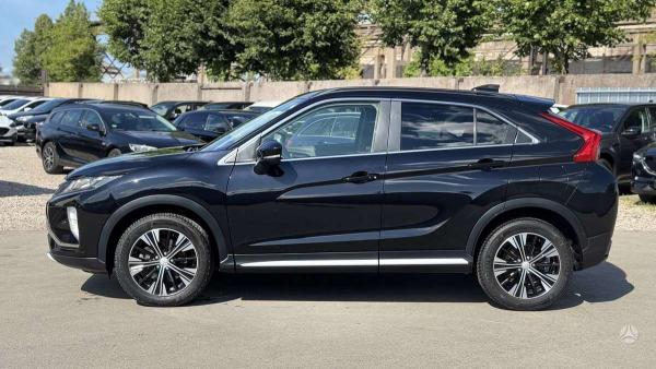 Melns Mitsubishi Eclipse Cross 2018 Telšiai, ar dzinēja tilpumu 1.50 L un nobraukumu 138 tūkst. km par 14900 €, foto 6 vietnē AUTOMOTO.COM.LV