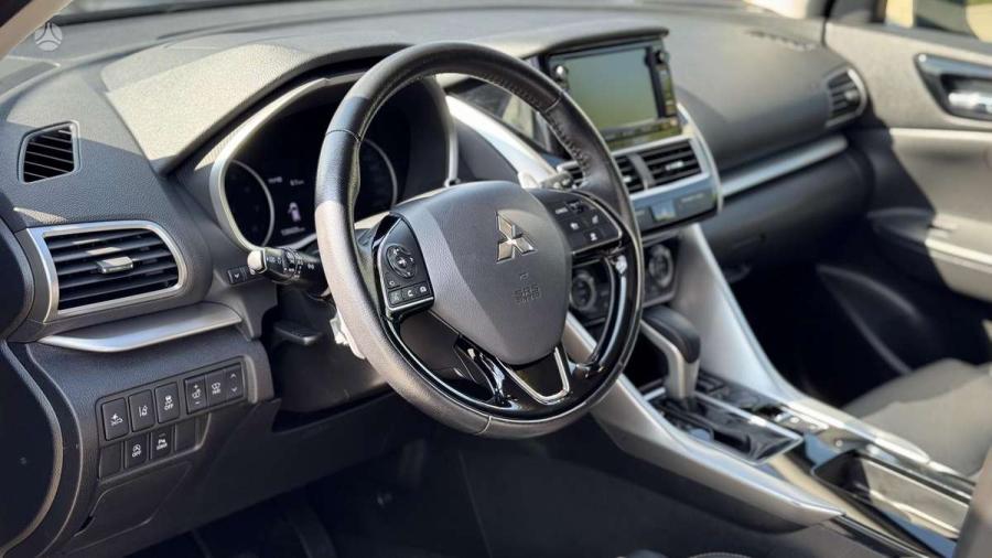 Melns Mitsubishi Eclipse Cross 2018 Telšiai, ar dzinēja tilpumu 1.50 L un nobraukumu 138 tūkst. km par 14900 €, foto 12 vietnē AUTOMOTO.COM.LV