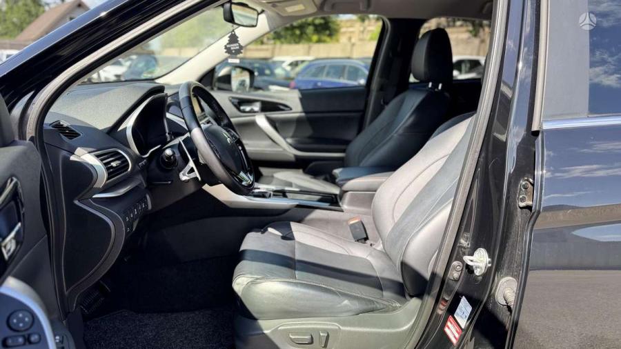 Melns Mitsubishi Eclipse Cross 2018 Telšiai, ar dzinēja tilpumu 1.50 L un nobraukumu 138 tūkst. km par 14900 €, foto 14 vietnē AUTOMOTO.COM.LV