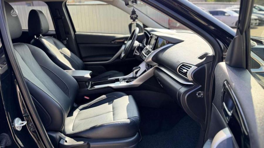 Melns Mitsubishi Eclipse Cross 2018 Telšiai, ar dzinēja tilpumu 1.50 L un nobraukumu 138 tūkst. km par 14900 €, foto 17 vietnē AUTOMOTO.COM.LV