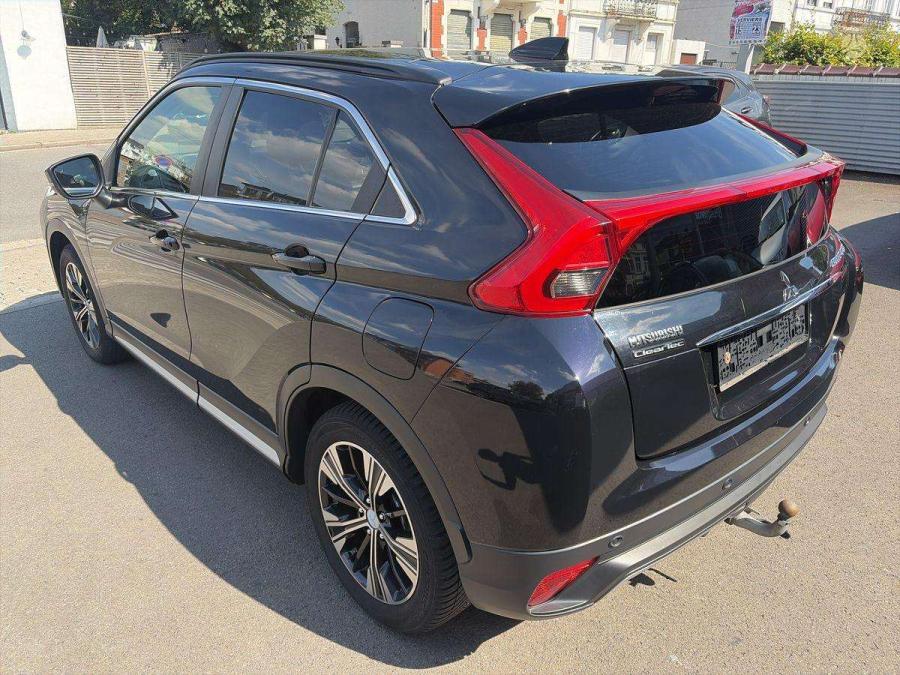 Black Mitsubishi Eclipse Cross 2018 in Klaipeda, with an engine capacity of 1.50 L and mileage of 113 thousand km for 13999 €, photo 23 on AUTOMOTO.COM.LV