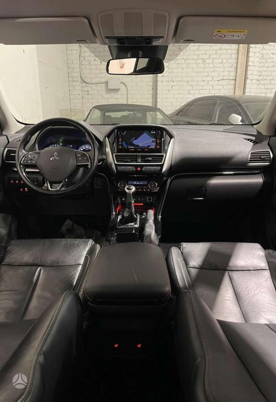Melns Mitsubishi Eclipse Cross 2018 Klaipėda, ar dzinēja tilpumu 1.50 L un nobraukumu 113 tūkst. km par 13999 €, foto 3 vietnē AUTOMOTO.COM.LV