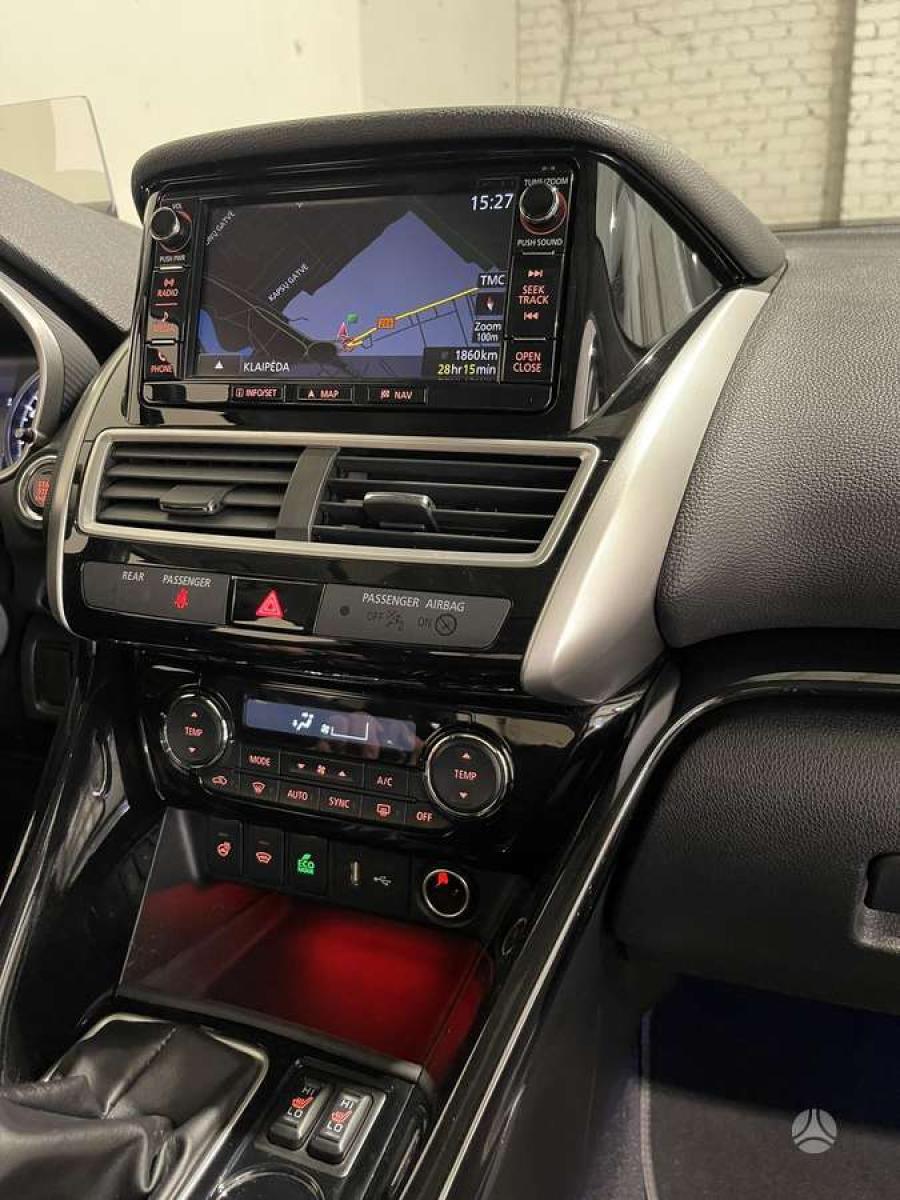 Melns Mitsubishi Eclipse Cross 2018 Klaipėda, ar dzinēja tilpumu 1.50 L un nobraukumu 113 tūkst. km par 13999 €, foto 5 vietnē AUTOMOTO.COM.LV
