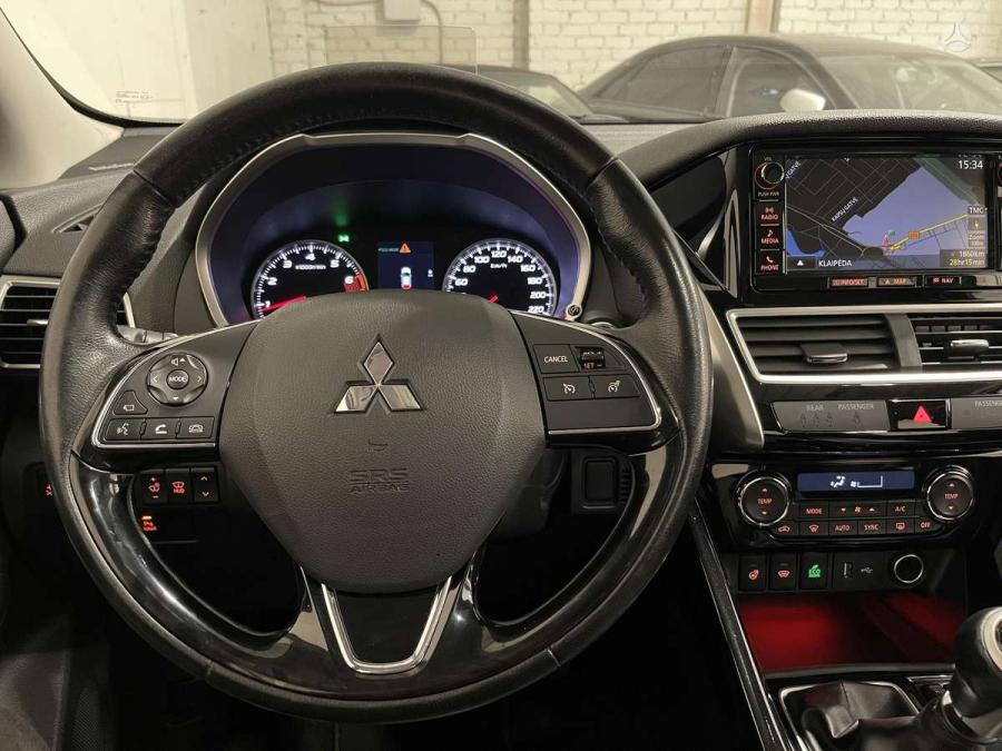 Melns Mitsubishi Eclipse Cross 2018 Klaipėda, ar dzinēja tilpumu 1.50 L un nobraukumu 113 tūkst. km par 13999 €, foto 7 vietnē AUTOMOTO.COM.LV