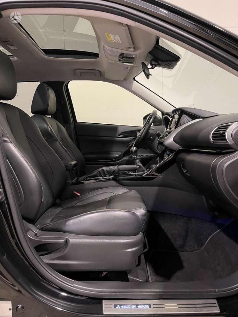 Melns Mitsubishi Eclipse Cross 2018 Klaipėda, ar dzinēja tilpumu 1.50 L un nobraukumu 113 tūkst. km par 13999 €, foto 21 vietnē AUTOMOTO.COM.LV