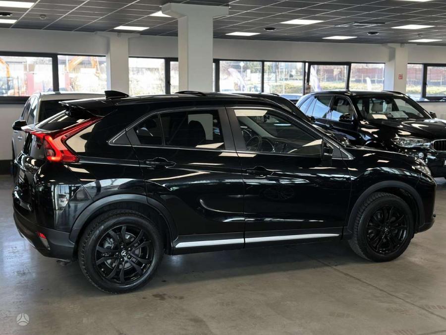 Melns Mitsubishi Eclipse Cross 2019 Klaipėda, ar dzinēja tilpumu 2.27 L un nobraukumu 172 tūkst. km par 18250 €, foto 28 vietnē AUTOMOTO.COM.LV